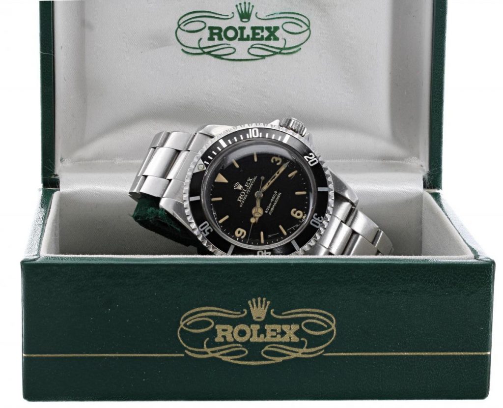Two women robbers prey on elderly men and steal their Rolex watches ...