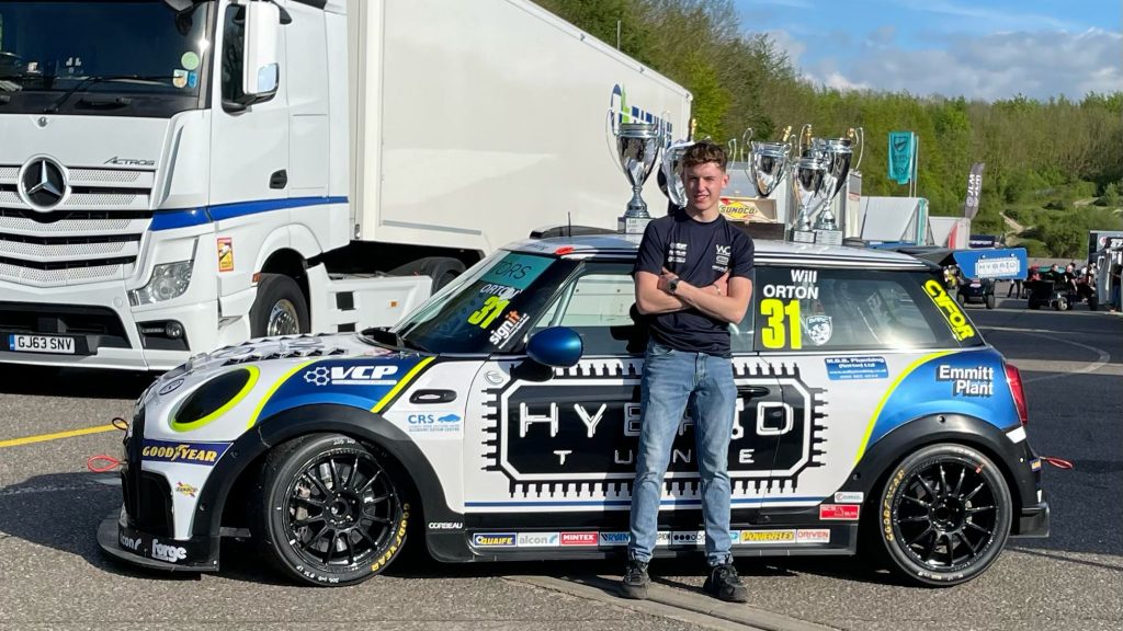 Watch: Teenage racing sensation Will Orton dominates Brands Hatch and ...